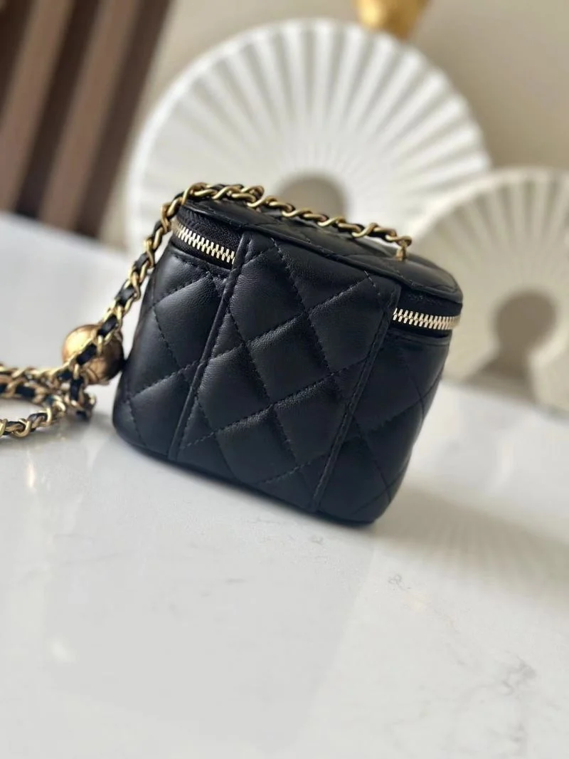 Low-cost Chanel Cosmetic Bags