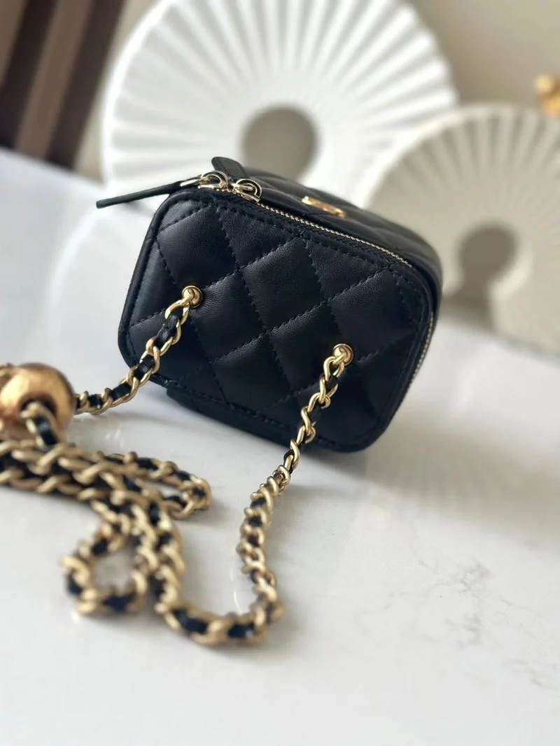 Low-cost Chanel Cosmetic Bags