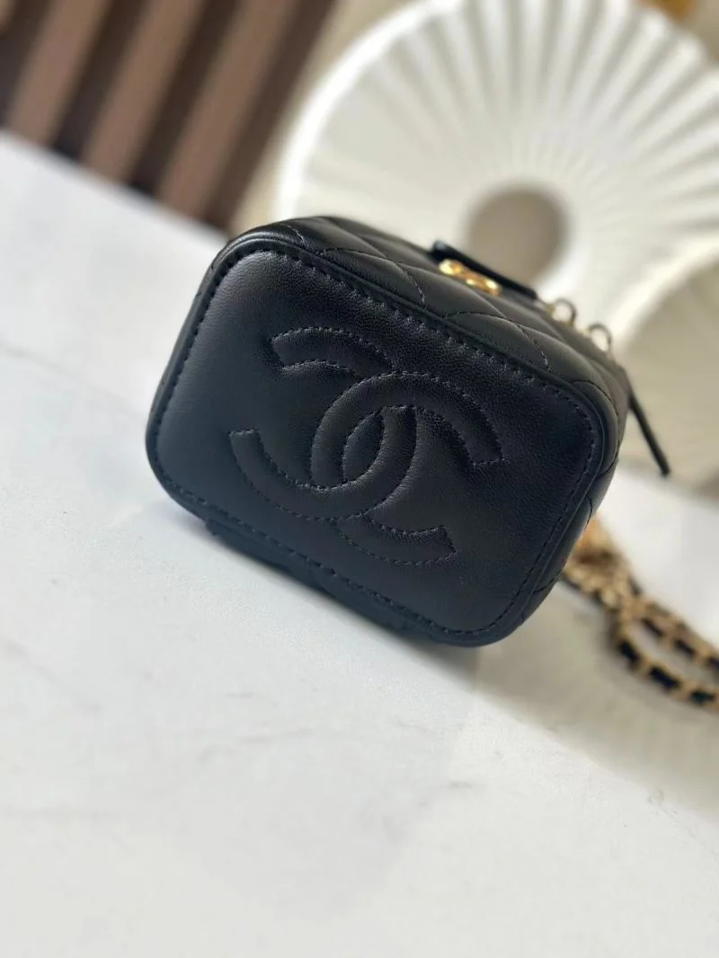 Low-cost Chanel Cosmetic Bags