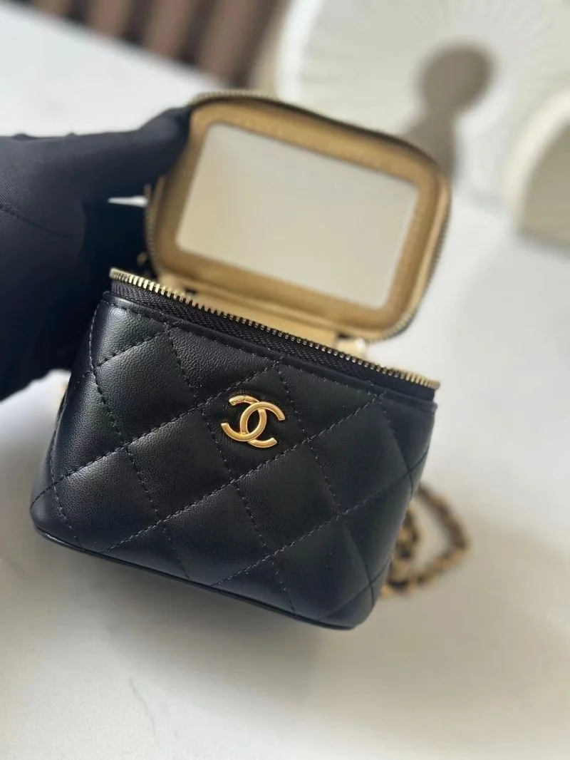 Low-cost Chanel Cosmetic Bags