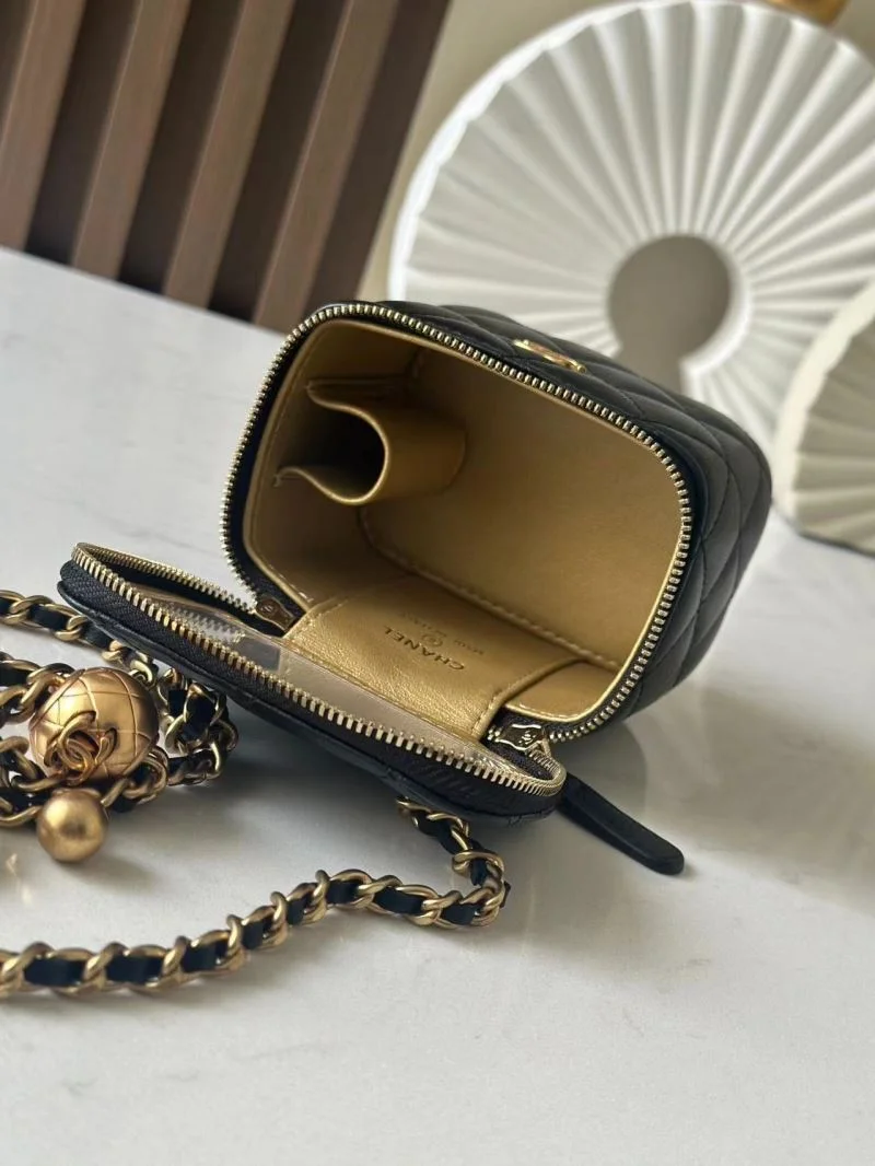 Low-cost Chanel Cosmetic Bags