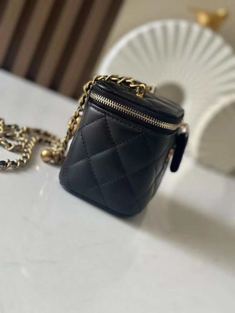 Low-cost Chanel Cosmetic Bags