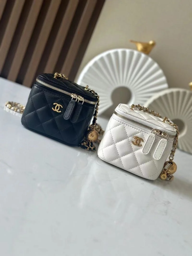 Low-cost Chanel Cosmetic Bags