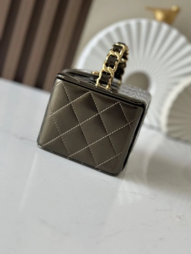 Accurate model Chanel Cosmetic Bags