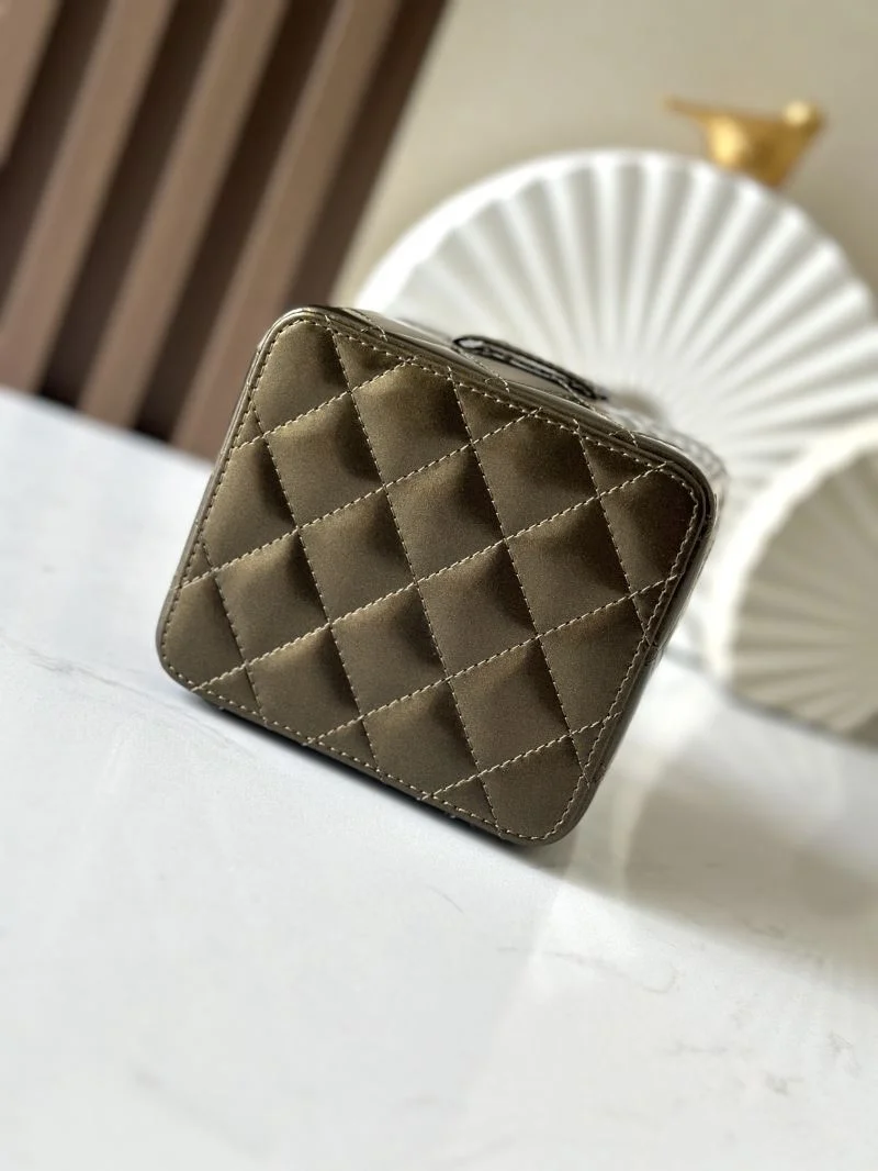 Accurate model Chanel Cosmetic Bags