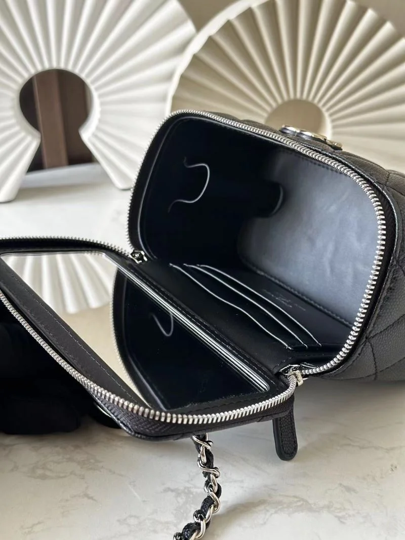 High fidelity Chanel Cosmetic Bags