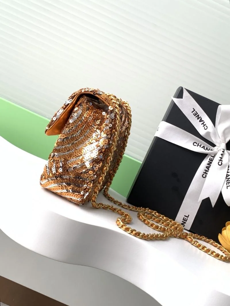 Top match Chanel Cosmetic Bags