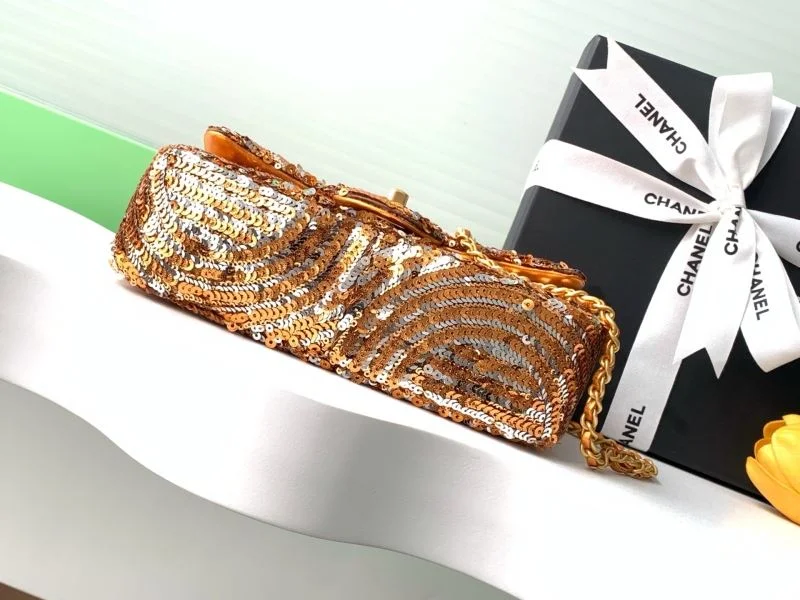 Top match Chanel Cosmetic Bags