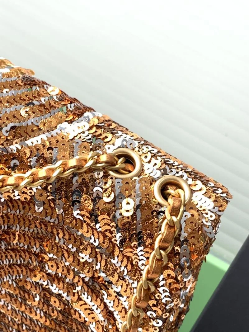 Top match Chanel Cosmetic Bags