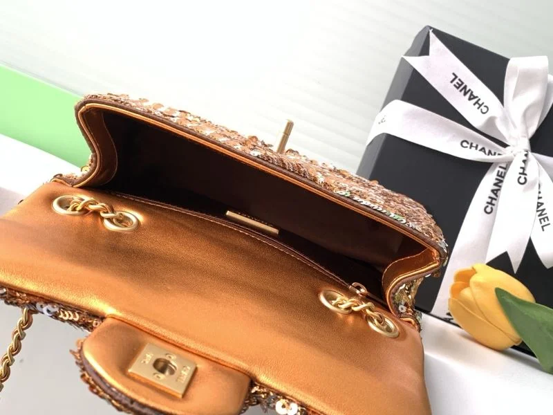 Top match Chanel Cosmetic Bags