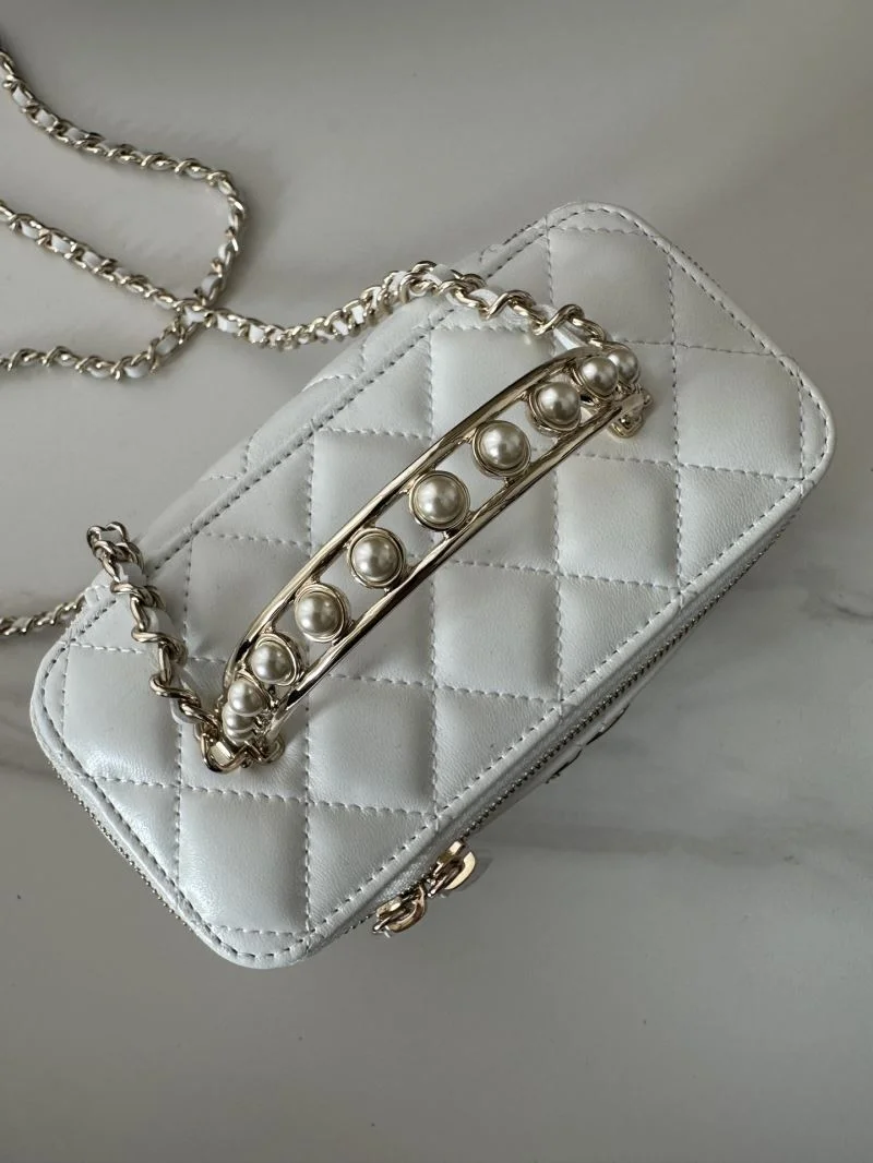 Top mirror Chanel Cosmetic Bags
