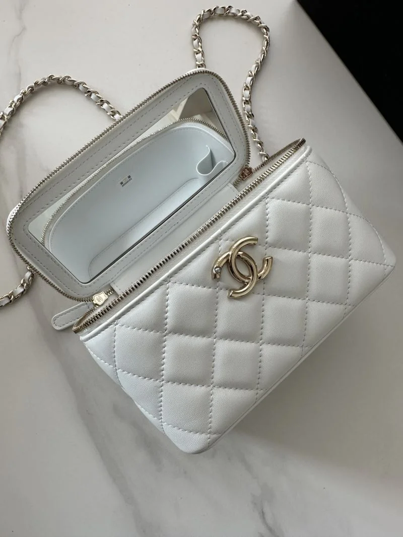 Top mirror Chanel Cosmetic Bags