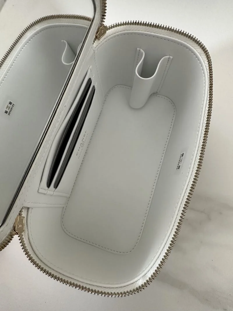 Top mirror Chanel Cosmetic Bags