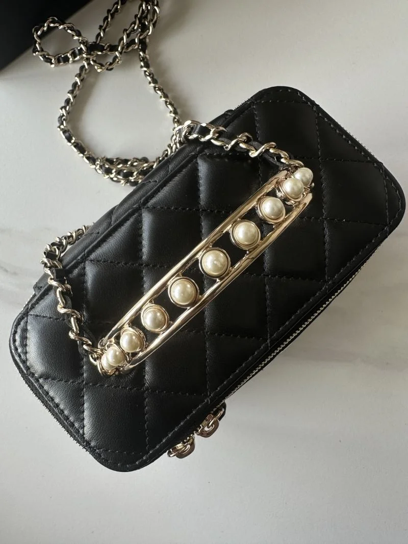 Cut-rate Chanel Cosmetic Bags