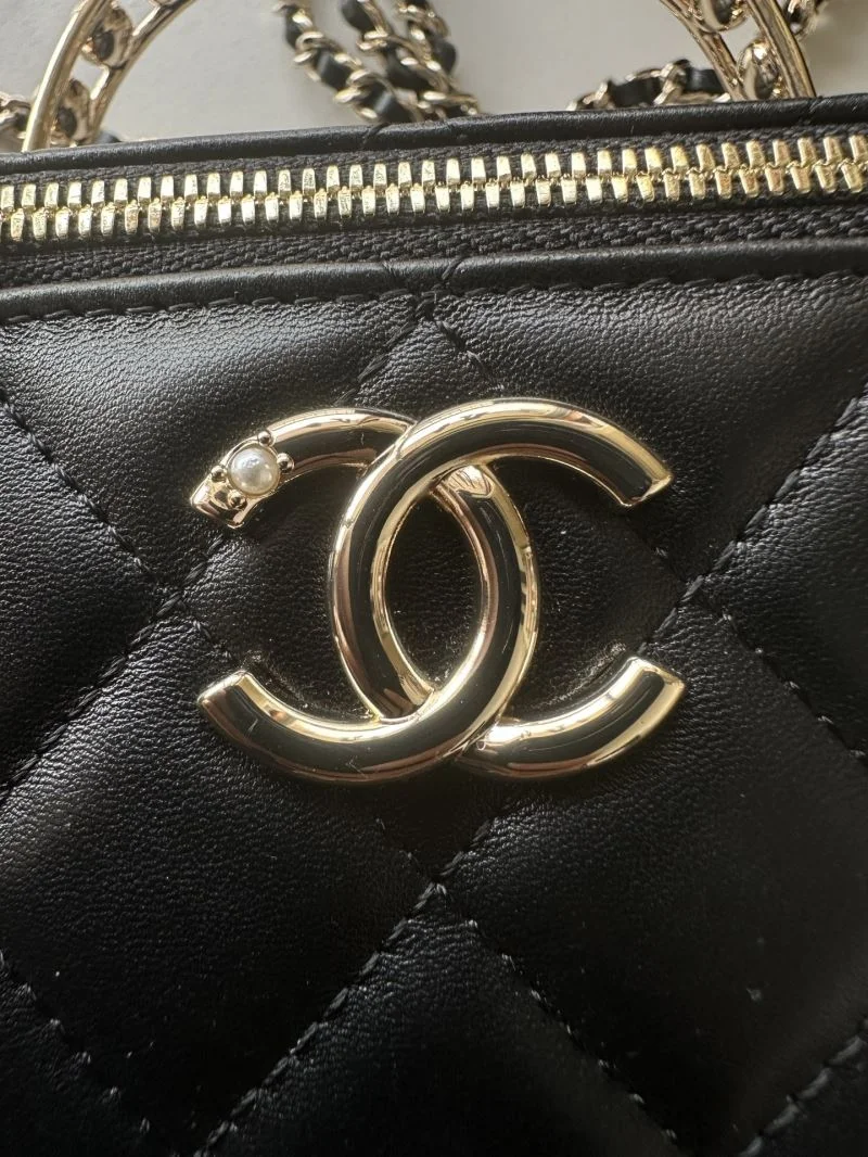Cut-rate Chanel Cosmetic Bags