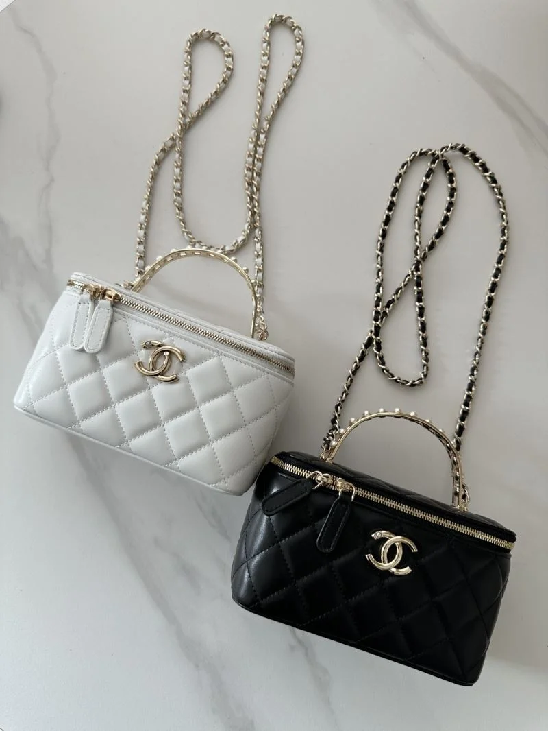 Cut-rate Chanel Cosmetic Bags