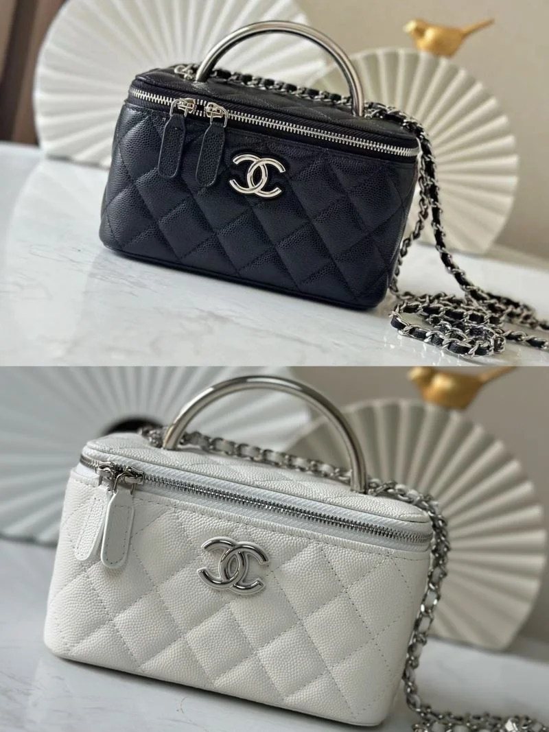 Top mirror Chanel Cosmetic Bags