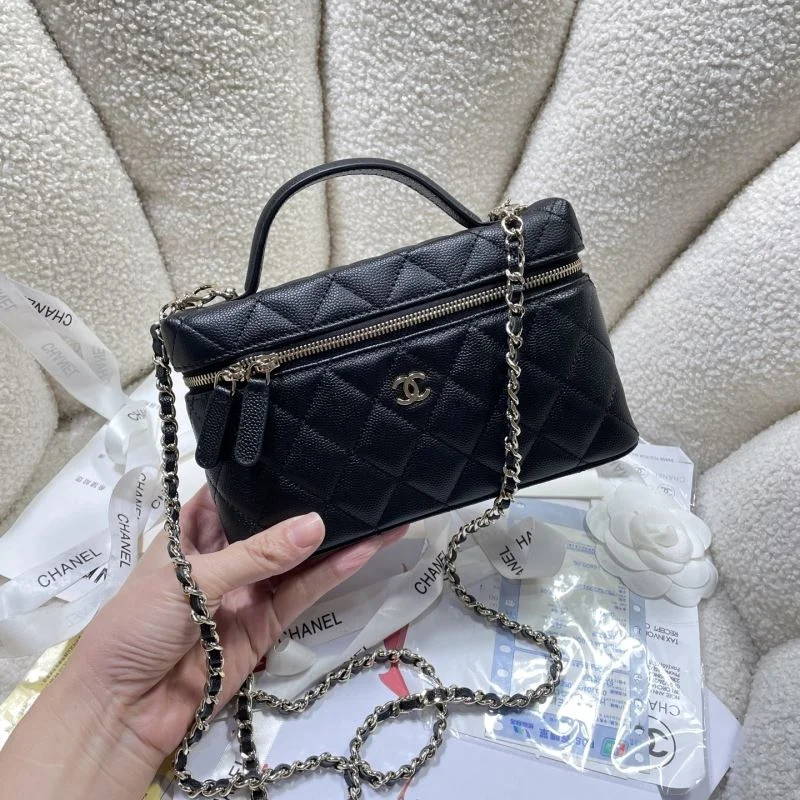 Top mirror Chanel Cosmetic Bags