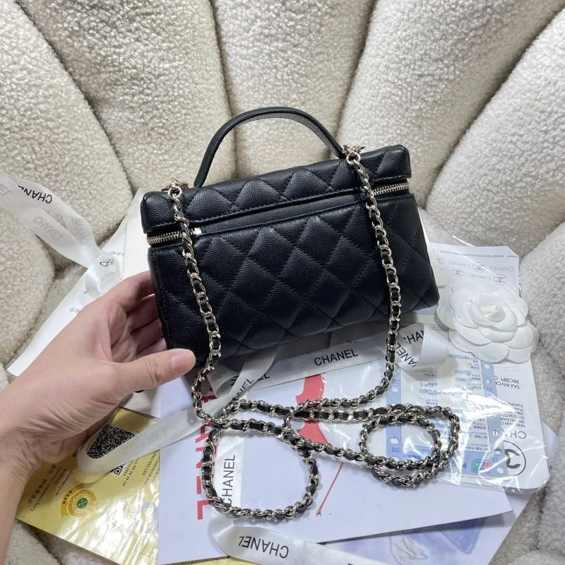 Top mirror Chanel Cosmetic Bags