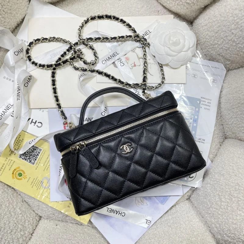 Top mirror Chanel Cosmetic Bags