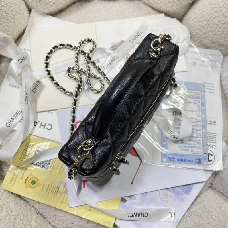 Top mirror Chanel Cosmetic Bags