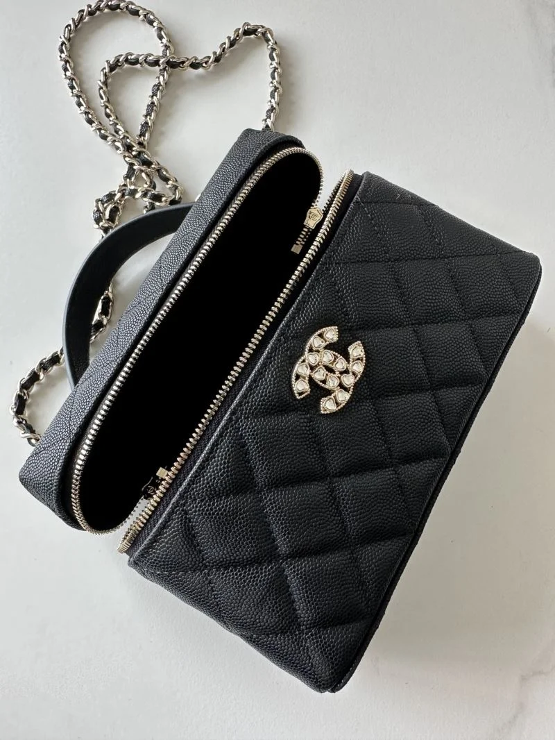Cut-rate Chanel Cosmetic Bags