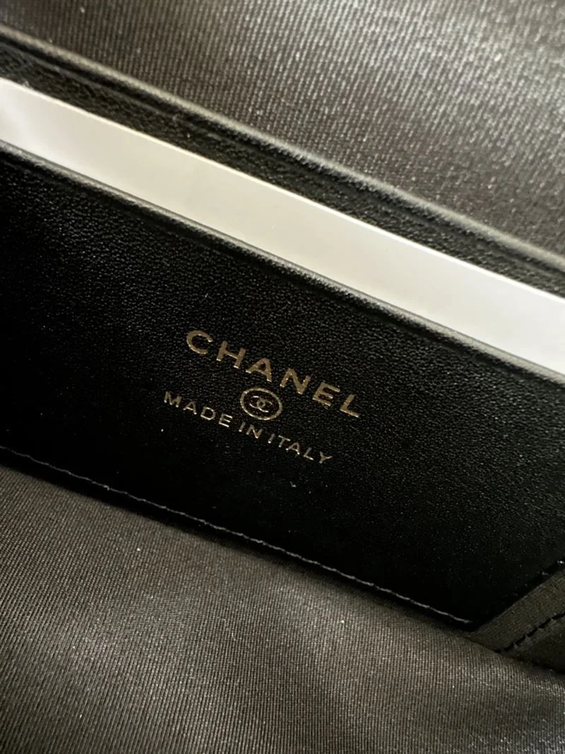 Cut-rate Chanel Cosmetic Bags