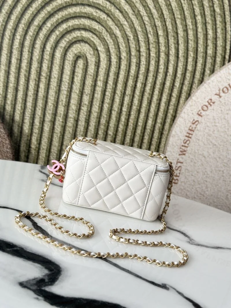 Top match Chanel Cosmetic Bags