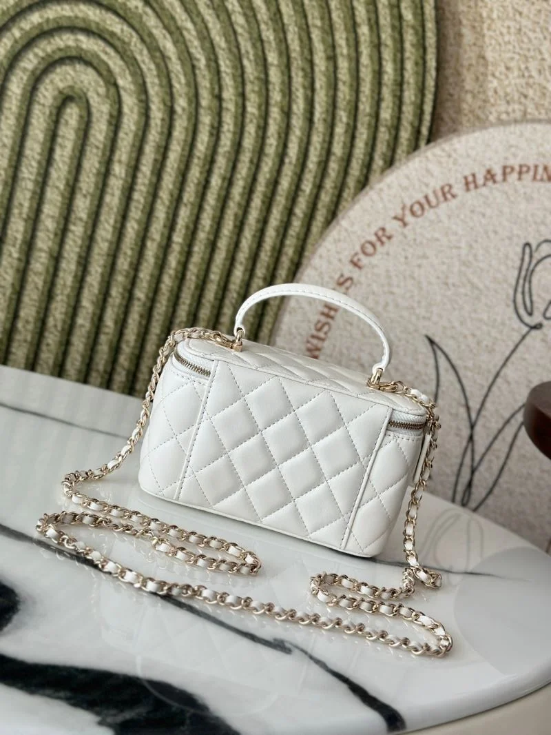 Cut-rate Chanel Cosmetic Bags