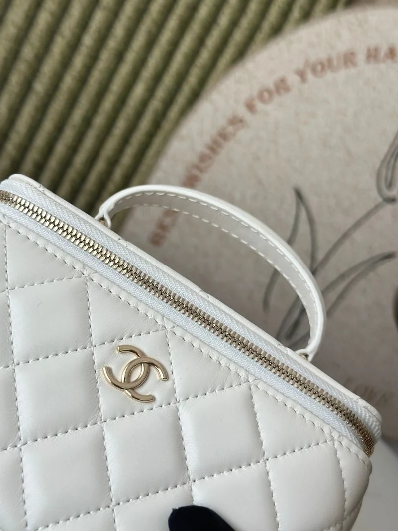 Cut-rate Chanel Cosmetic Bags