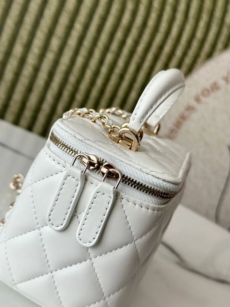 Cut-rate Chanel Cosmetic Bags