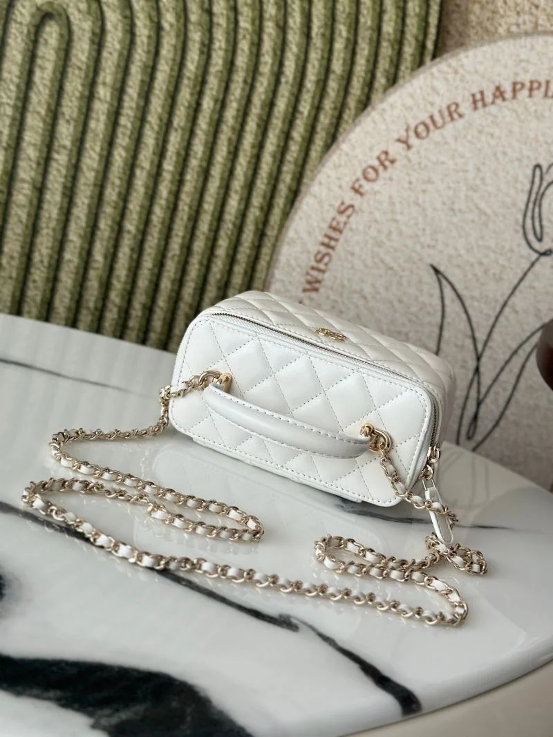 Cut-rate Chanel Cosmetic Bags