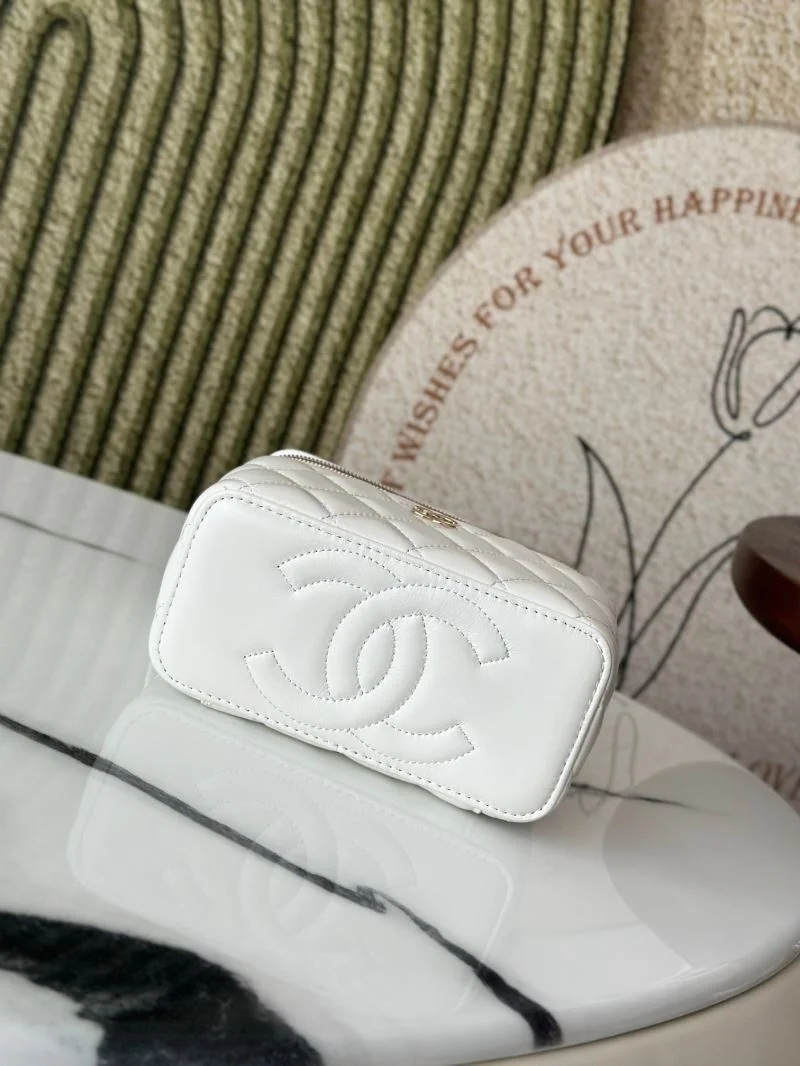 Cut-rate Chanel Cosmetic Bags