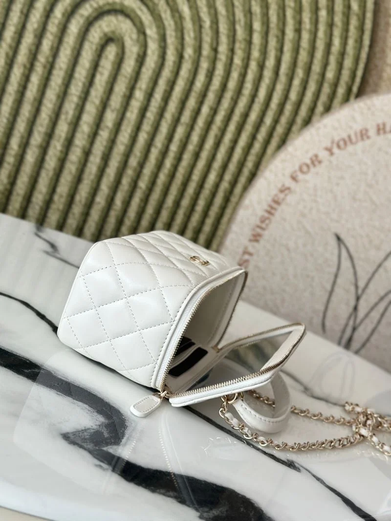 Cut-rate Chanel Cosmetic Bags