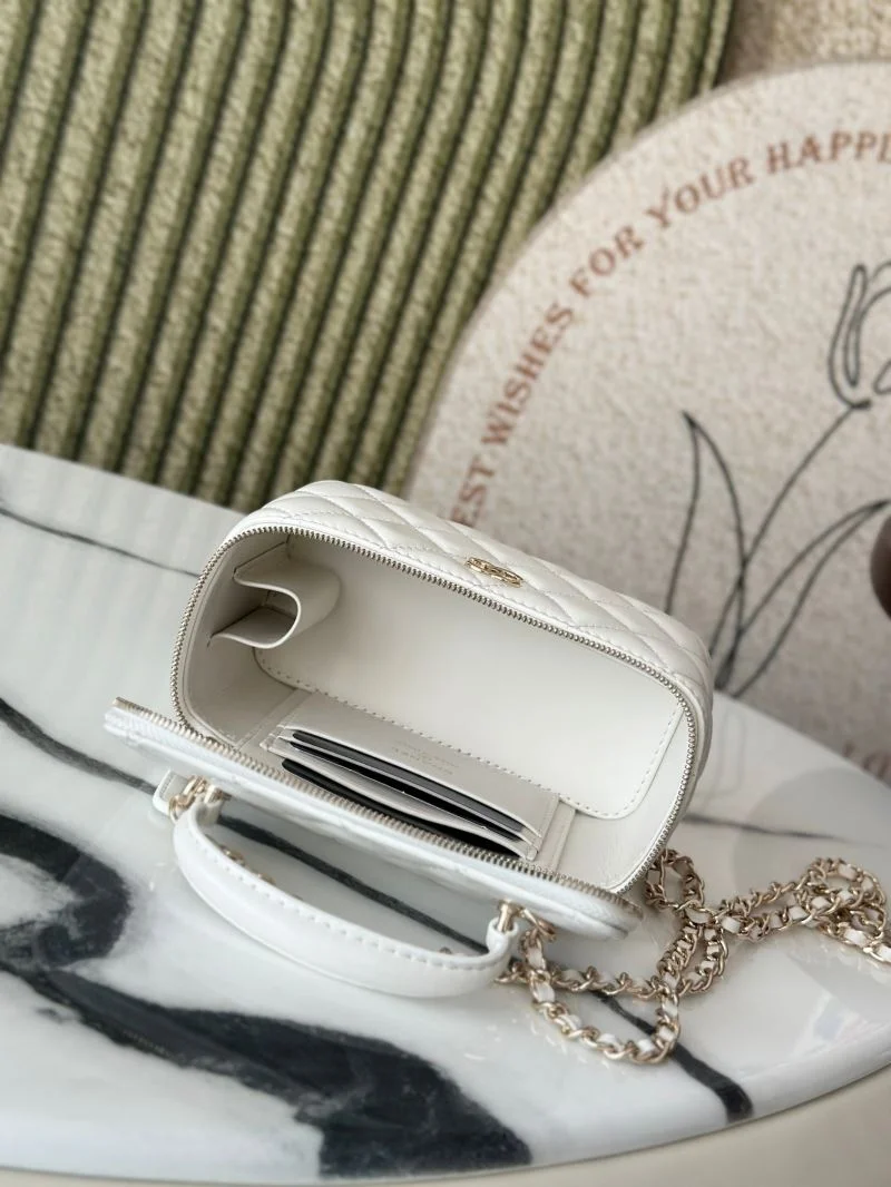 Cut-rate Chanel Cosmetic Bags