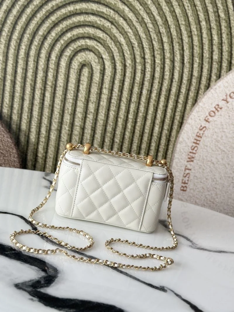 Top match Chanel Cosmetic Bags