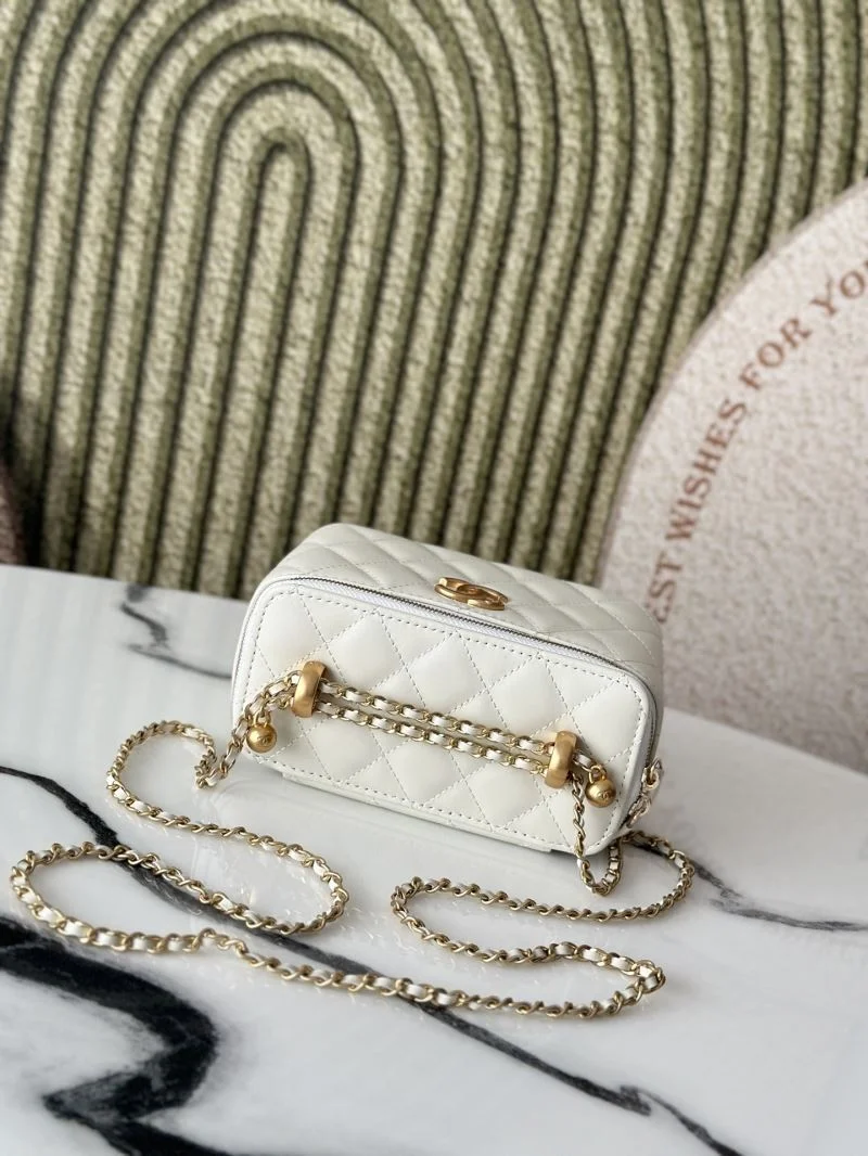 Top match Chanel Cosmetic Bags