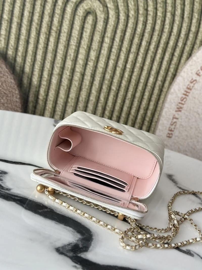 Top match Chanel Cosmetic Bags