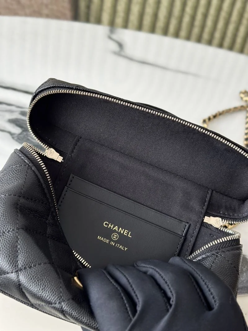 Cut-rate Chanel Cosmetic Bags