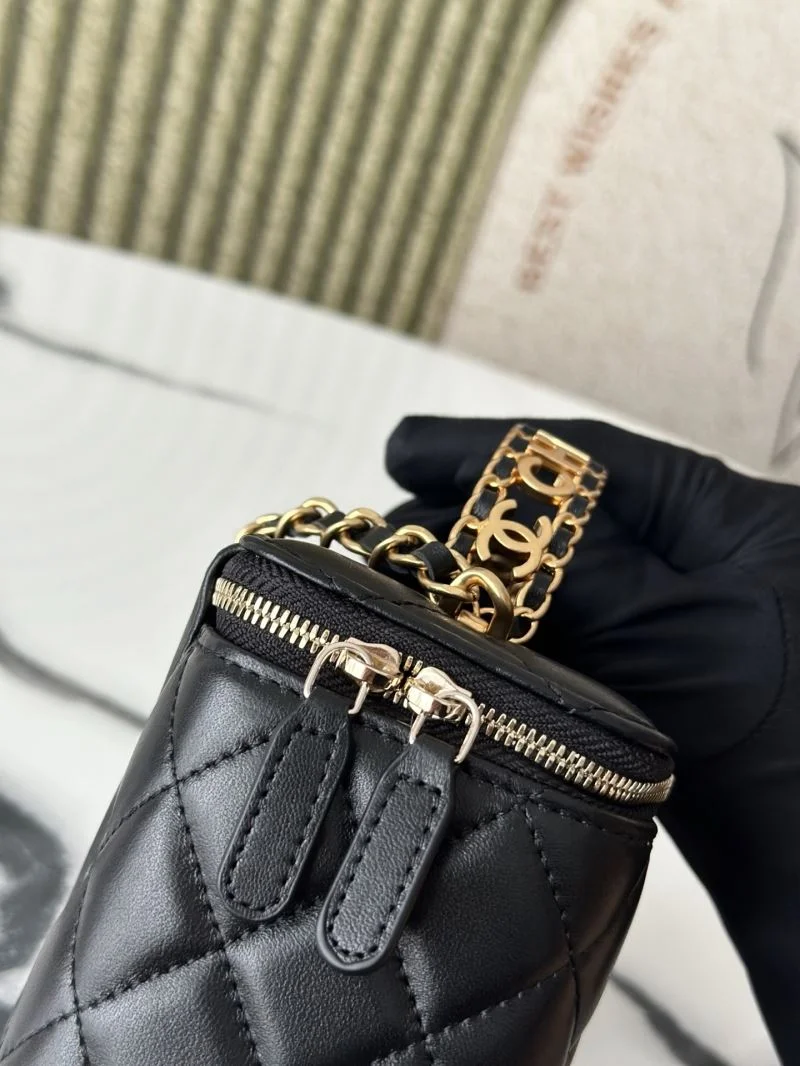 Low-cost Chanel Cosmetic Bags