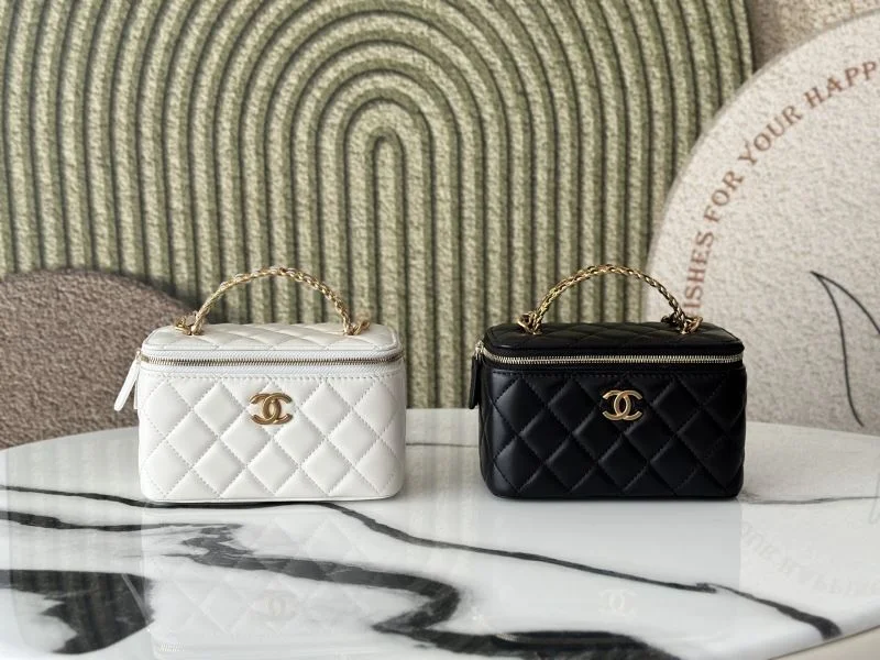 Low-cost Chanel Cosmetic Bags