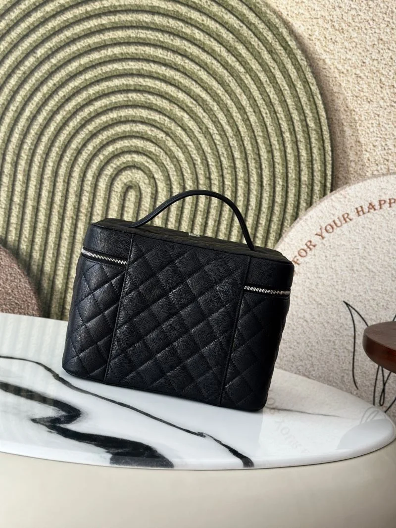 High accuracy Chanel Cosmetic Bags