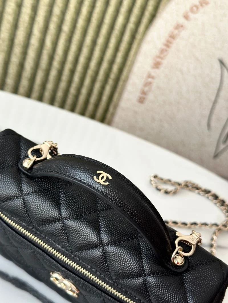 Top mirror Chanel Cosmetic Bags