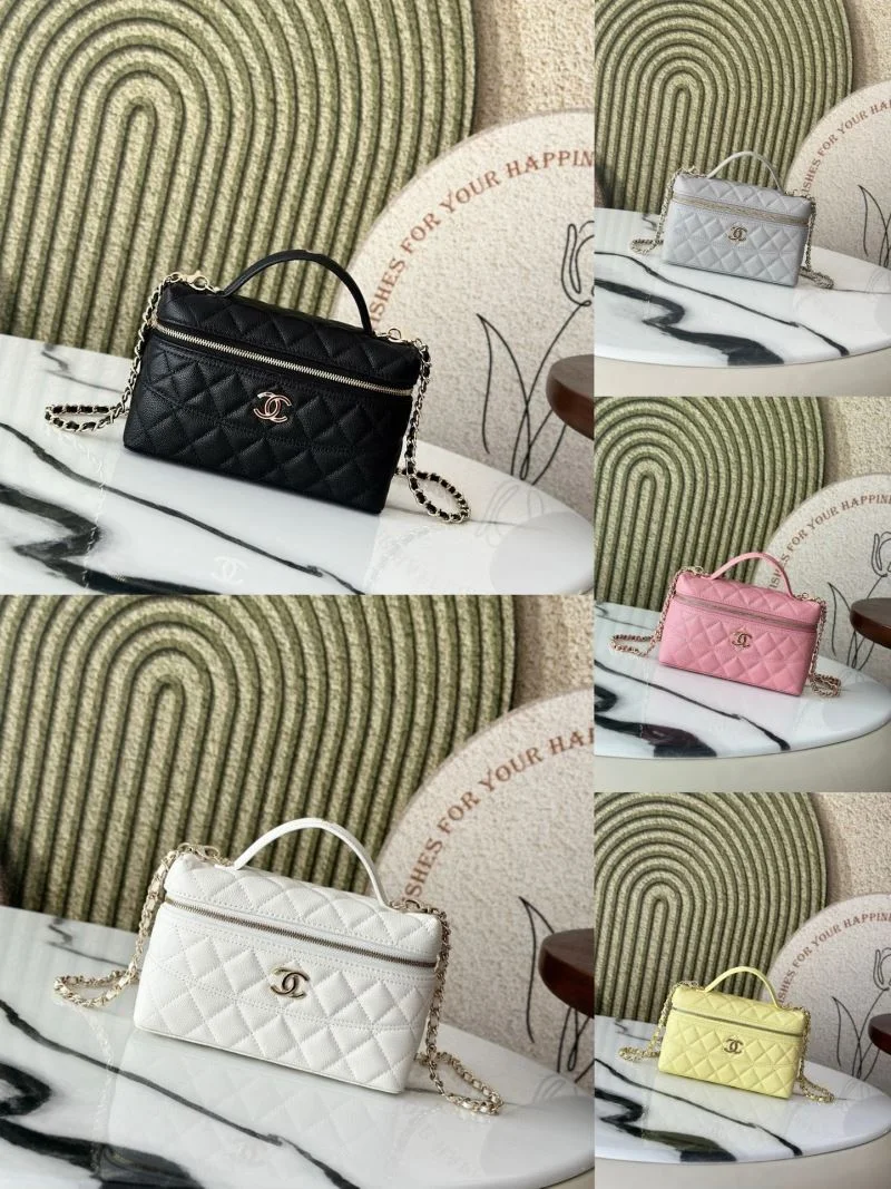Top mirror Chanel Cosmetic Bags