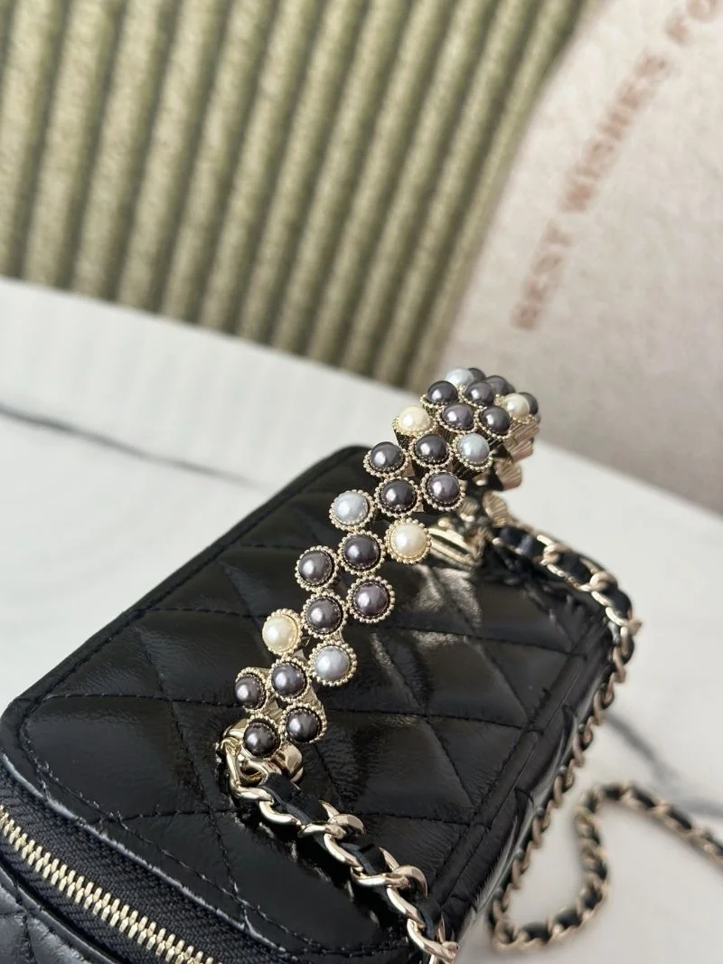 Top mirror Chanel Cosmetic Bags