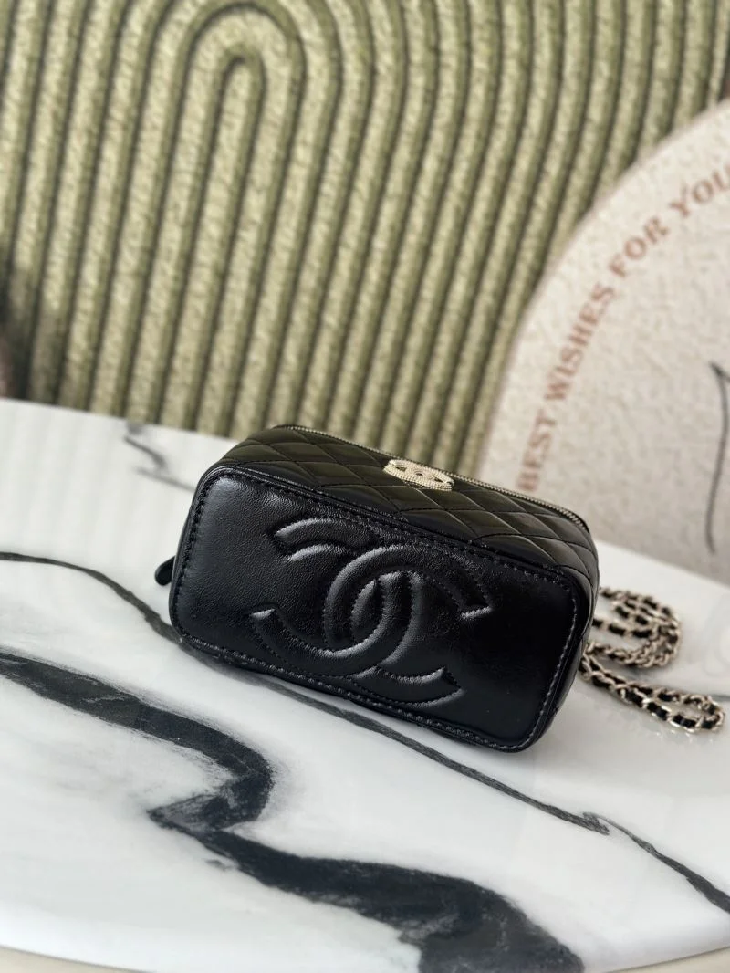 Top mirror Chanel Cosmetic Bags