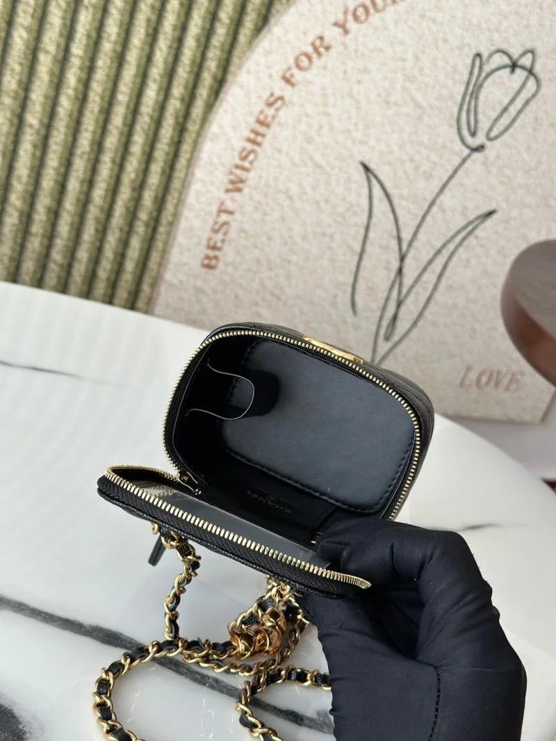 Accurate model Chanel Cosmetic Bags