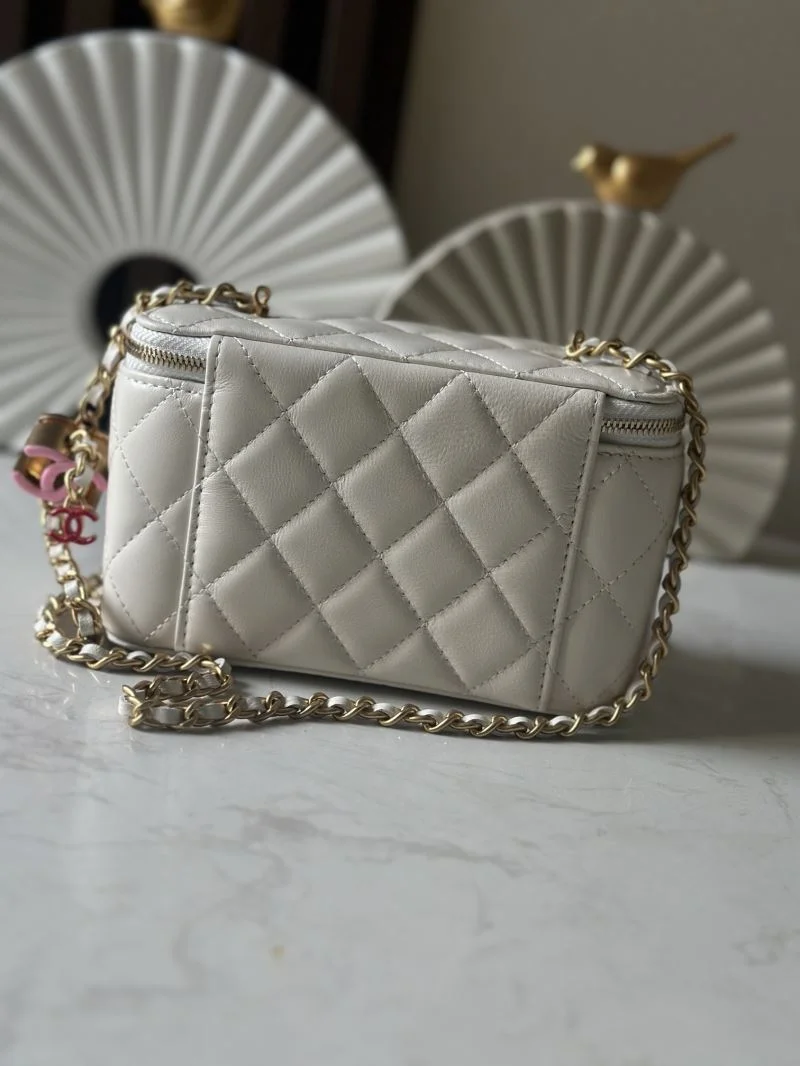 Accurate model Chanel Cosmetic Bags