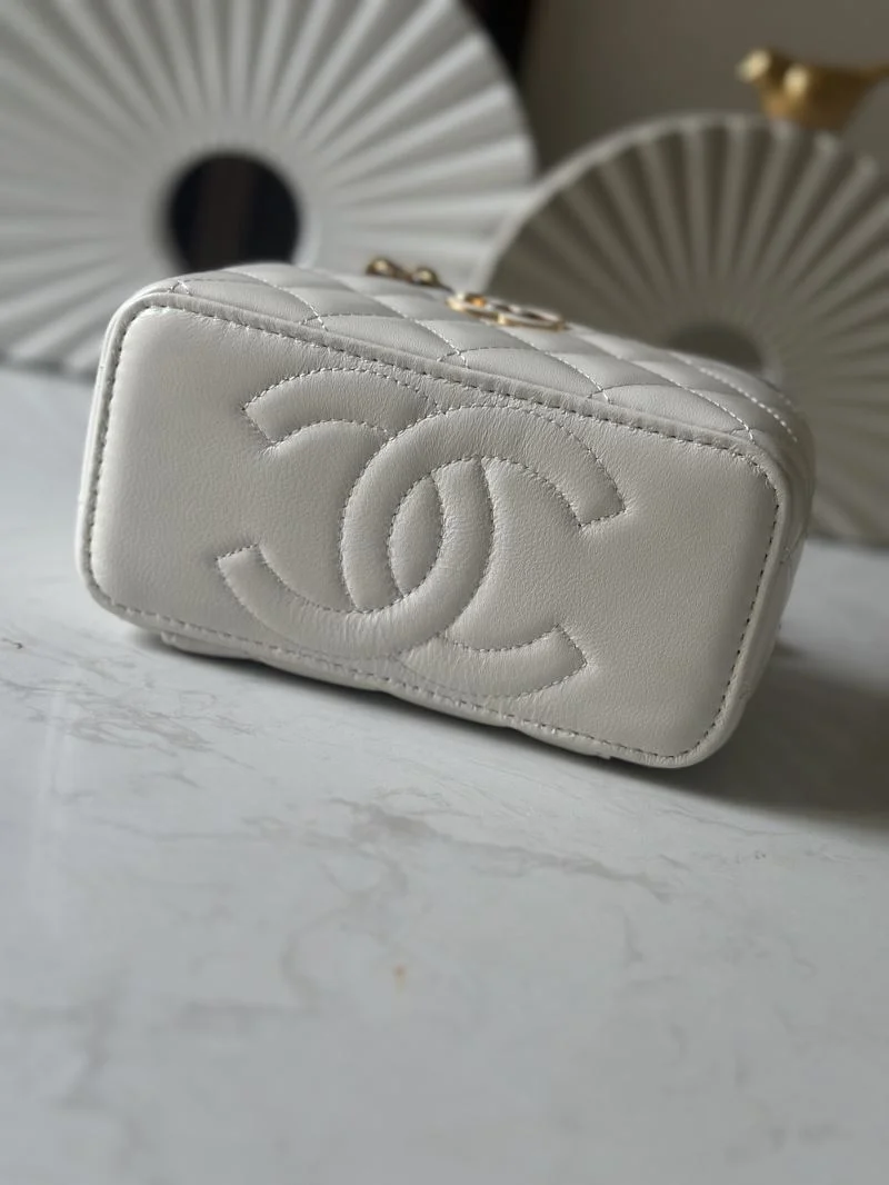 Accurate model Chanel Cosmetic Bags