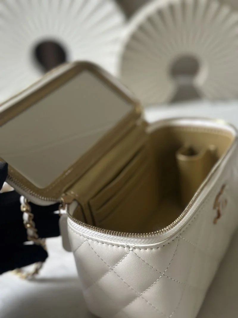 Accurate model Chanel Cosmetic Bags